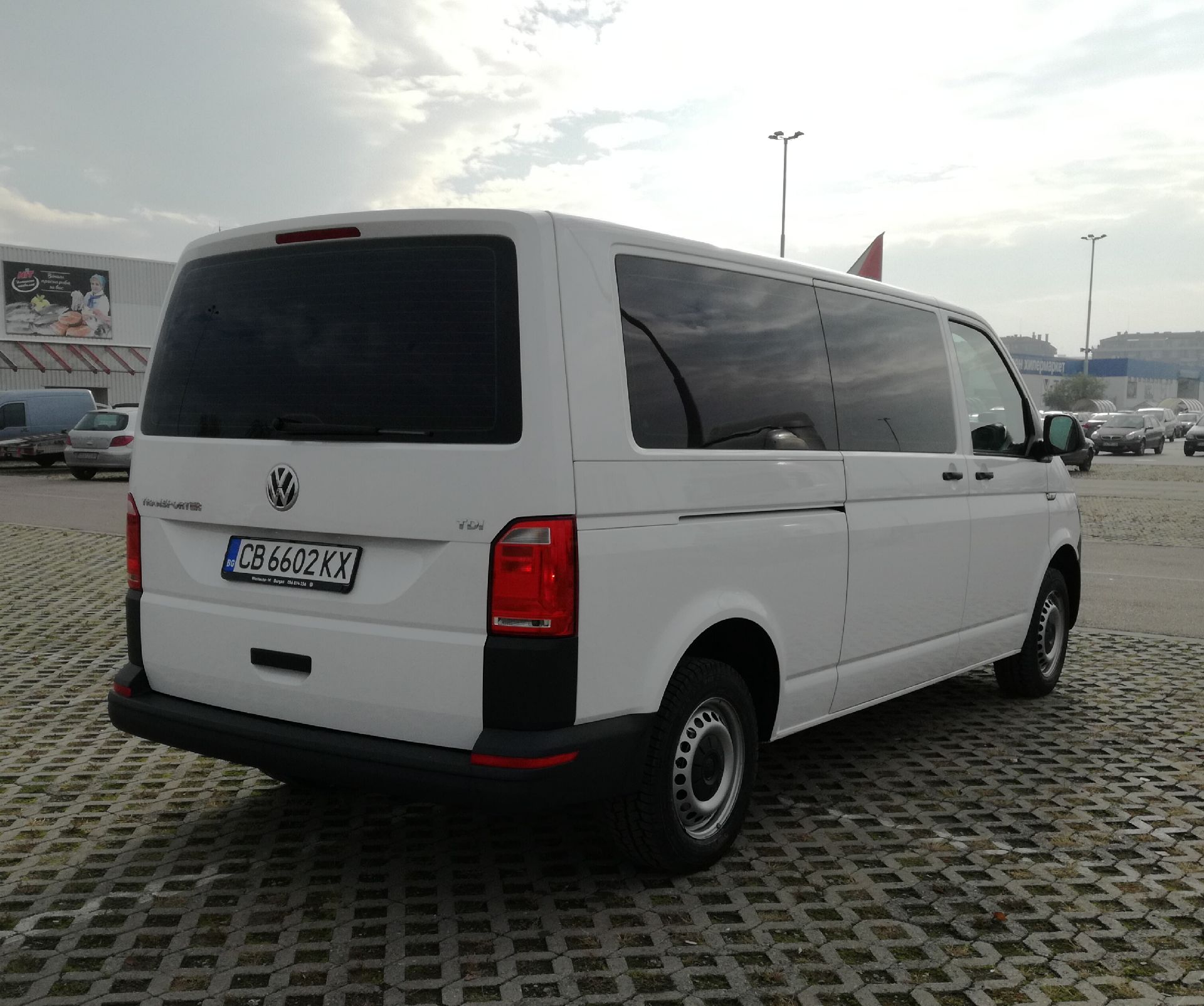 V W Transporter - Превози и трансфери в България и Европа | Travel Trans